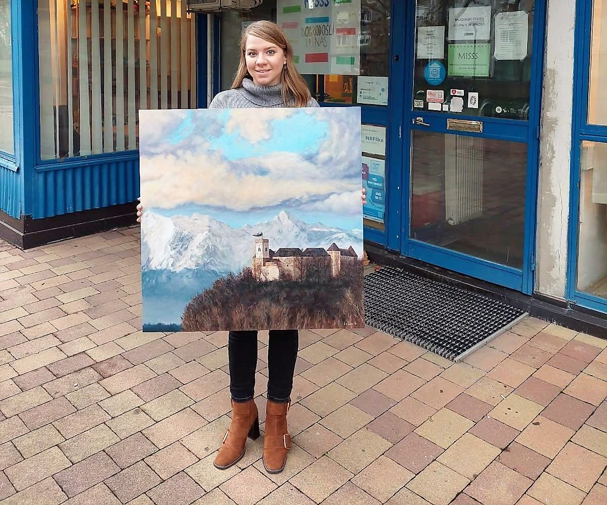 Intervju z Urško Lončar: Umetniško delo v Knjižnici reči Dravlje ｜Mlad.si